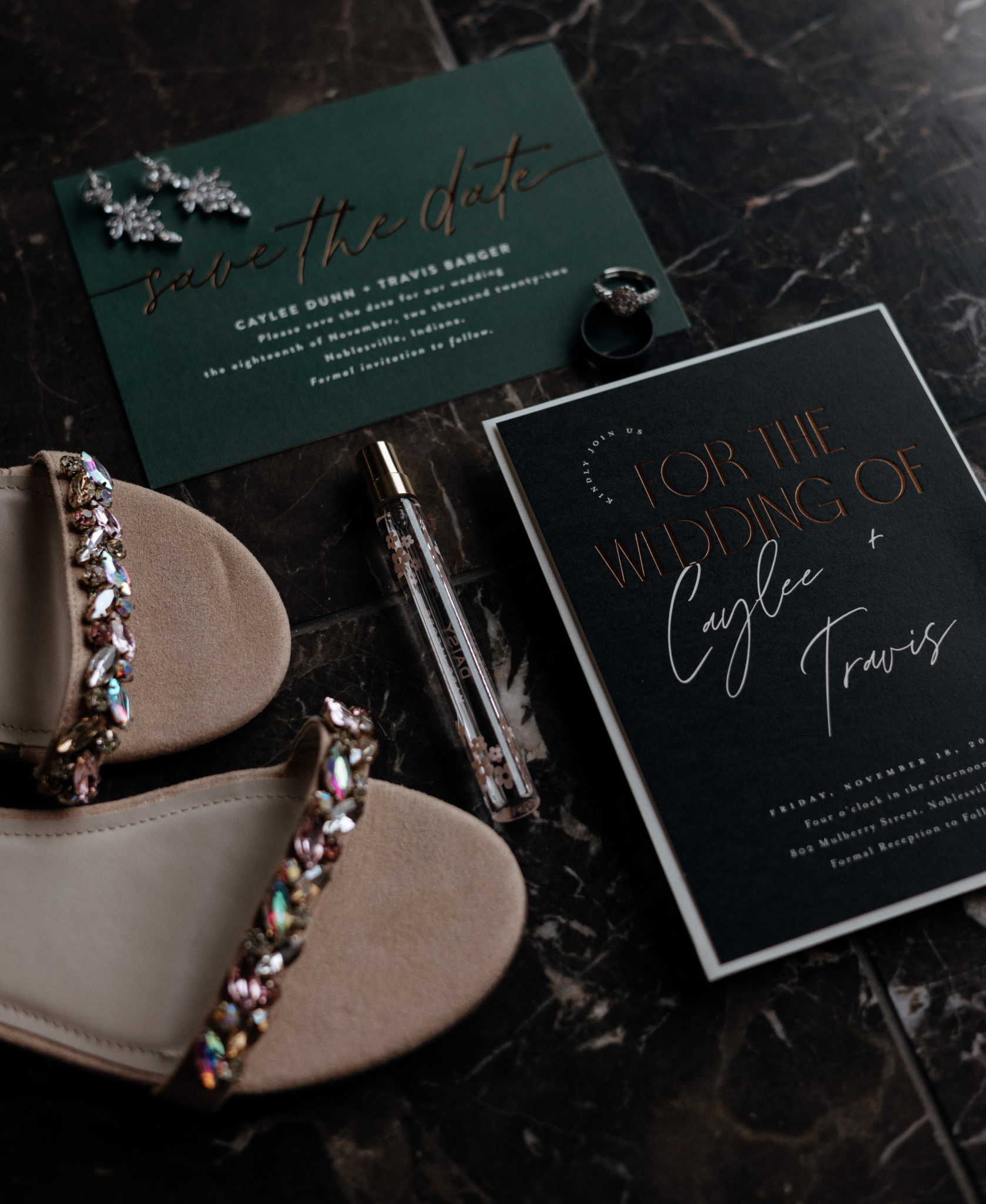 6 Things to Include In Your Wedding Detail Box - jenpalmerphoto.com