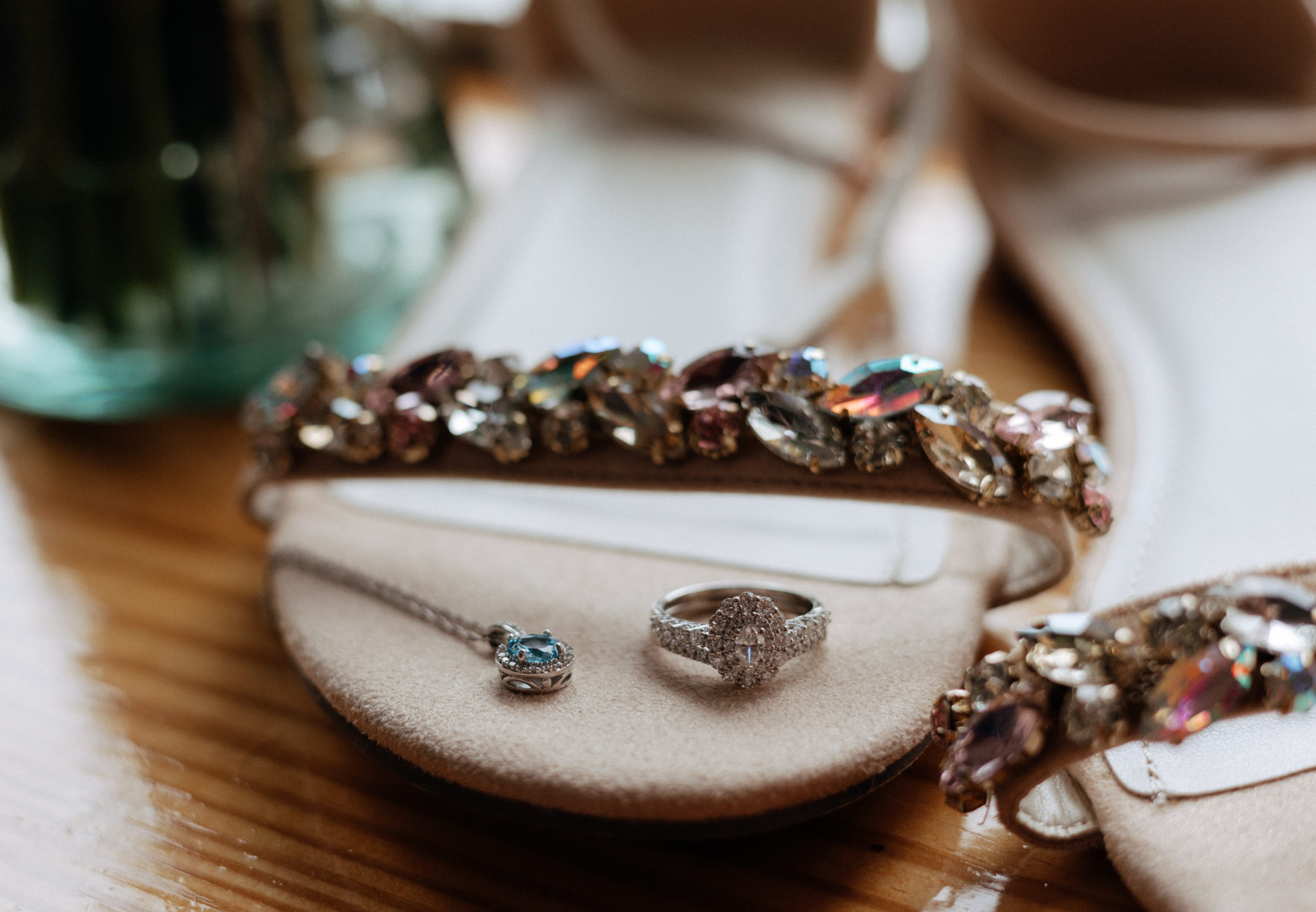 6 Things to Include In Your Wedding Detail Box - jenpalmerphoto.com