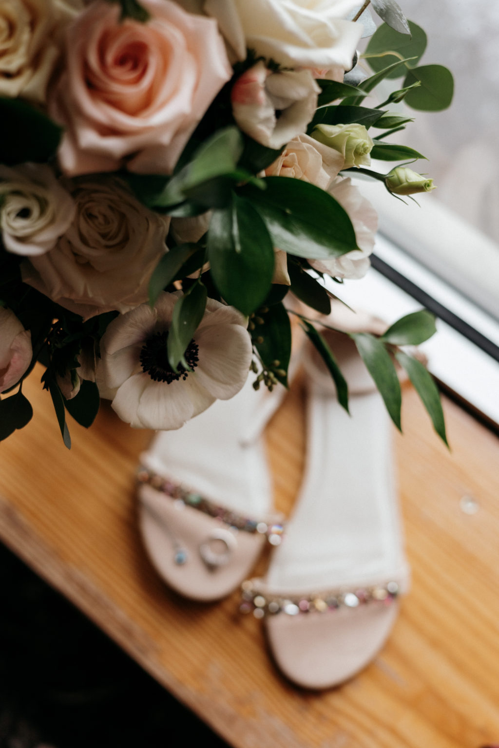 6 Things to Include In Your Wedding Detail Box - jenpalmerphoto.com